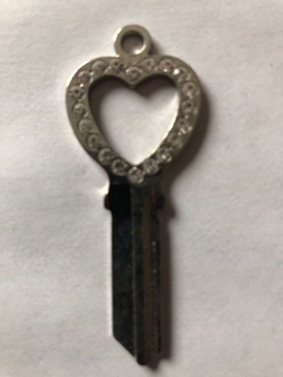 NOVELTY KEYS GLAMOUR KEY ASSORTED WR3 2094078